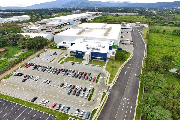 Etiqueta - Mayca Food Service - El Financiero