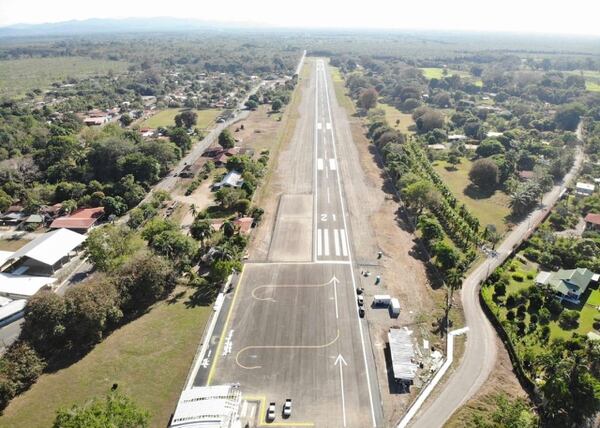 Costa Rica invierte ¢15.000 millones en aeropuertos que apenas superan ...