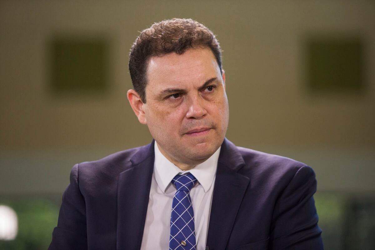 Carlos Ricardo Benavides obtiene Presidencia del Congreso con 40 votos ...