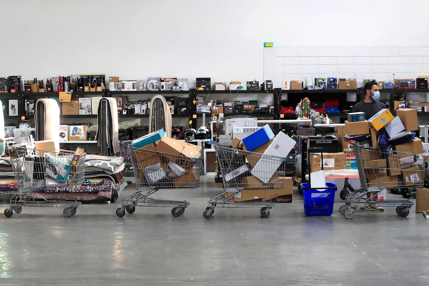 Gangas sin respaldo: así funcionan los ‘outlets’ de saldos y cajones en ...