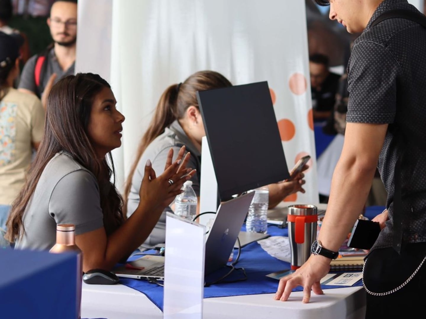 Inicie el año con trabajo fijo: esta feria de empleo podría ser su ...