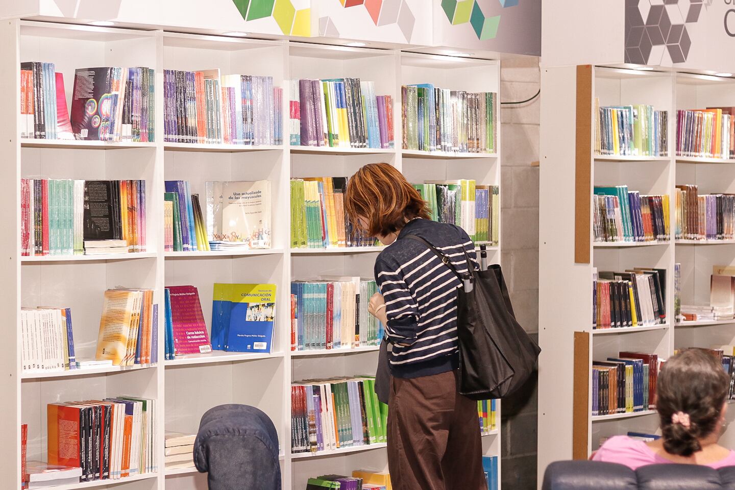 ¿Se lee mucho o poco en Costa Rica? Librería Internacional responde y apuesta por más librerías ...