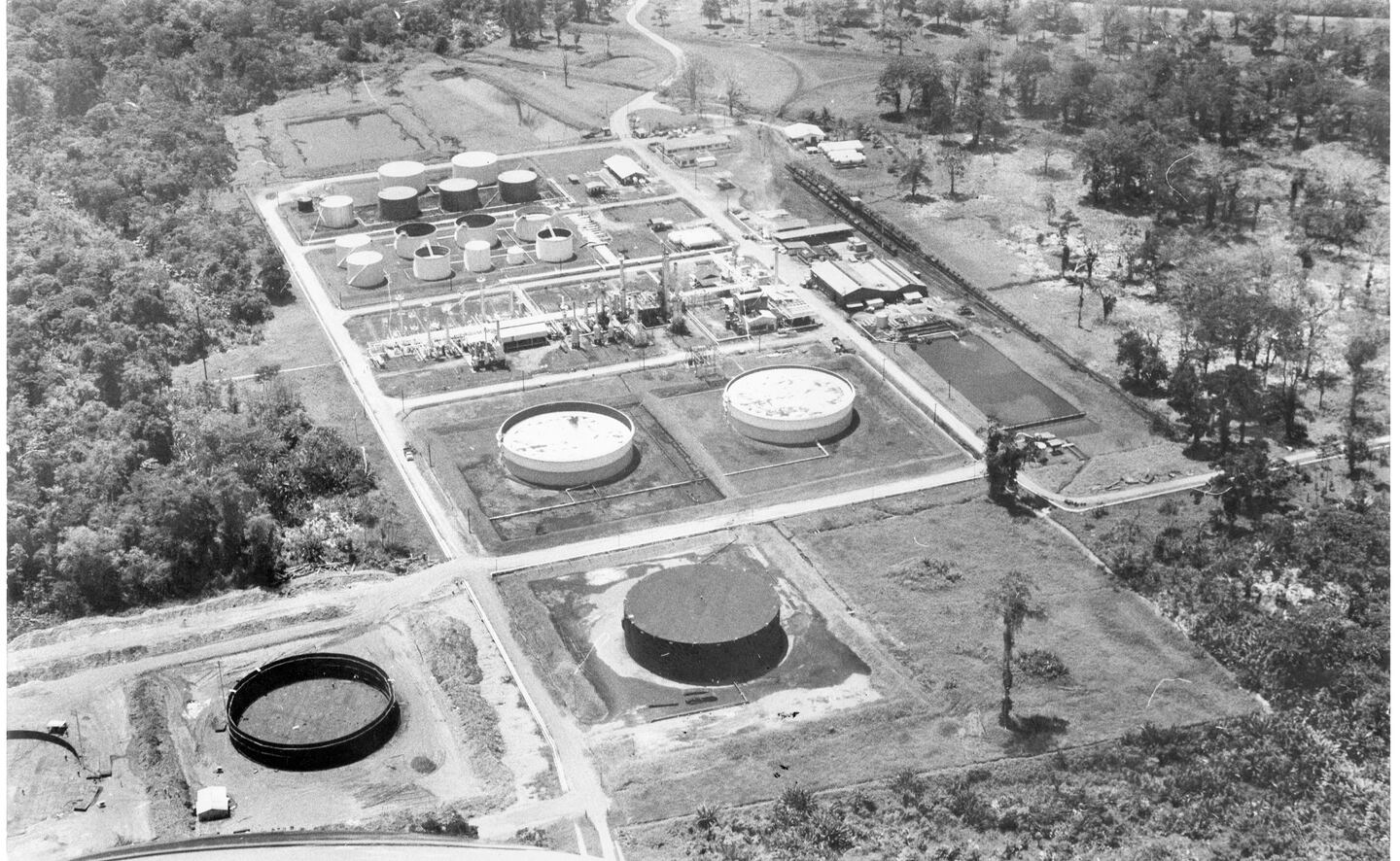 Recope: cómo y por qué nació el monopolio que los costarricenses aman ...